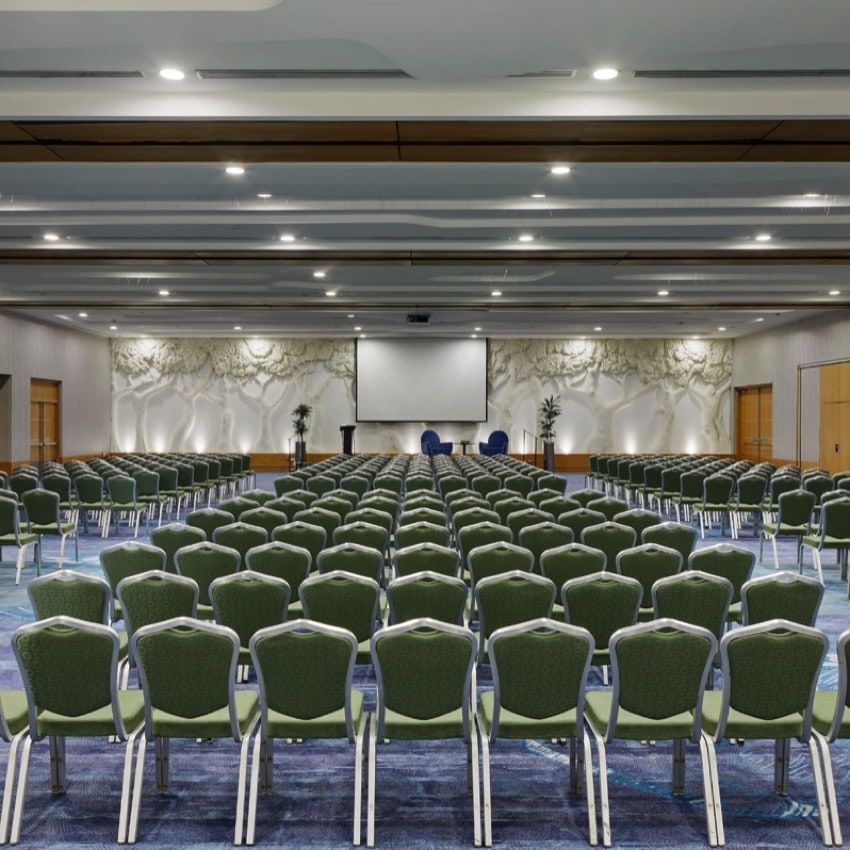 Secure Airport Carpark | Crowne Plaza Dublin Airport